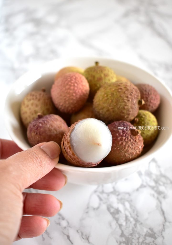 Conheça a Líchia e seus benefícios - Emagrecer Certo® | Receitas saudáveis